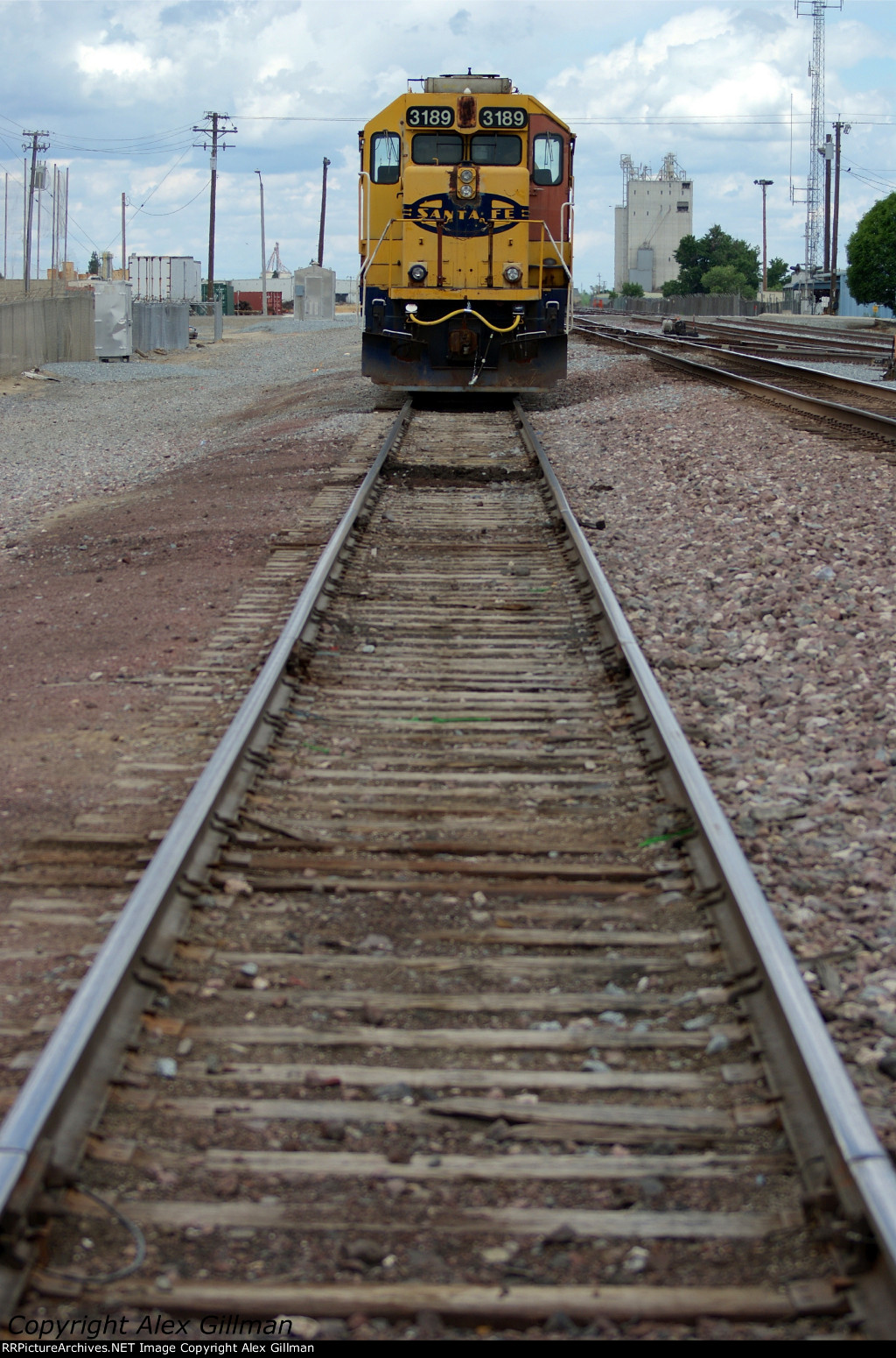 BNSF 3189 East Head-On